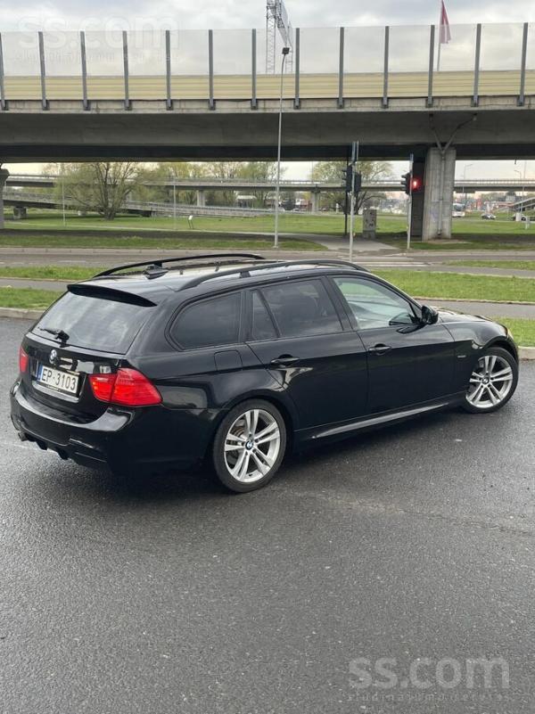 Melns BMW 320 2009 Rīga, ar dzinēja tilpumu 2.00 L un nobraukumu 271 tūkst. km par 6095 €, foto 4 vietnē AUTOMOTO.COM.LV