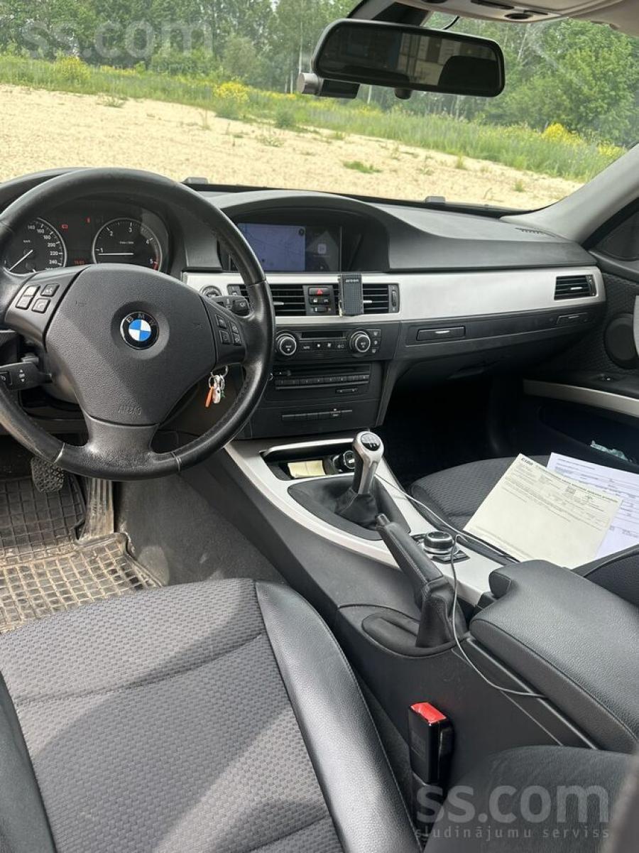 Black BMW 320 2009 in Riga, with an engine capacity of 2.00 L and mileage of 365 thousand km for 5200 €, photo 9 on AUTOMOTO.COM.LV