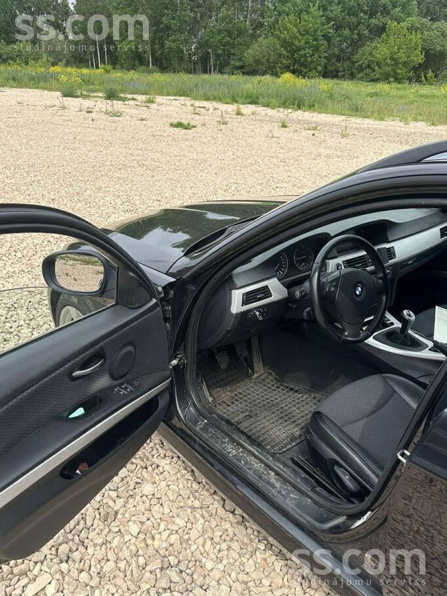 Black BMW 320 2009 in Riga, with an engine capacity of 2.00 L and mileage of 365 thousand km for 5200 €, photo 11 on AUTOMOTO.COM.LV