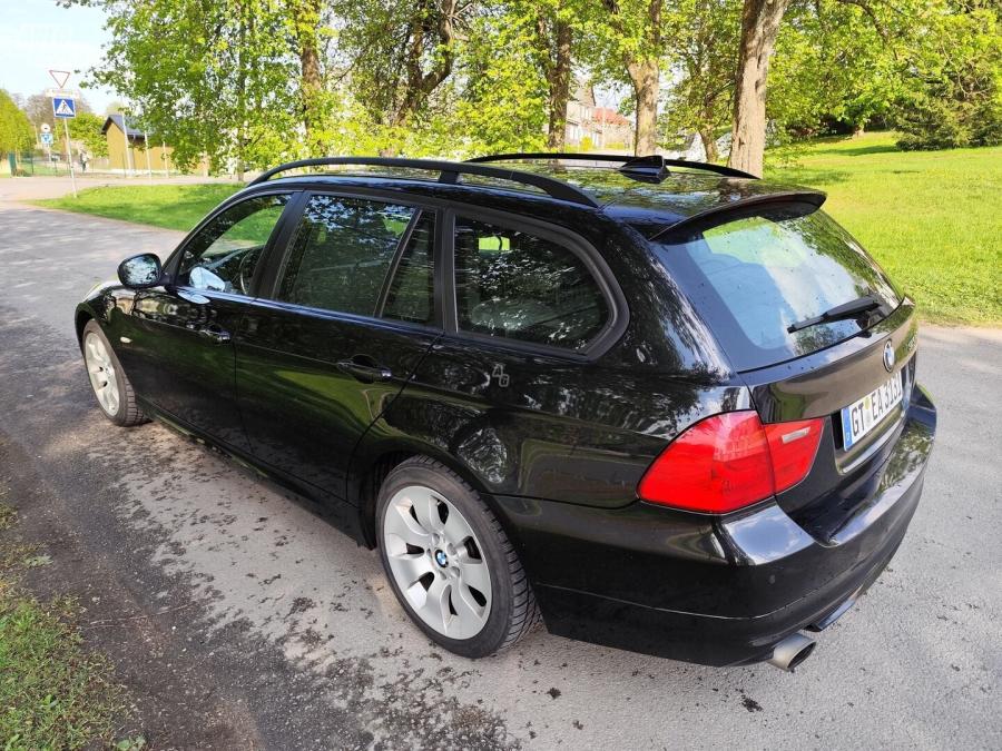 Black BMW 320 2009 in Raseiniai, with an engine capacity of 2.00 L and mileage of 324 thousand km for 4580 €, photo 4 on AUTOMOTO.COM.LV