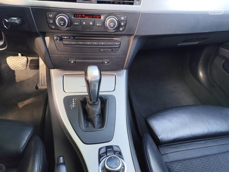 Black BMW 320 2009 in Raseiniai, with an engine capacity of 2.00 L and mileage of 324 thousand km for 4580 €, photo 15 on AUTOMOTO.COM.LV