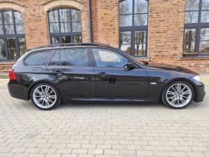 Black BMW 320 2009 in Bauska, with an engine capacity of 2.00 L and mileage of 340 thousand km for 5850 €, photo 5 on AUTOMOTO.COM.LV