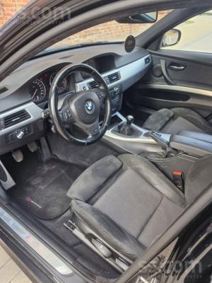 Black BMW 320 2009 in Bauska, with an engine capacity of 2.00 L and mileage of 340 thousand km for 5850 €, photo 11 on AUTOMOTO.COM.LV