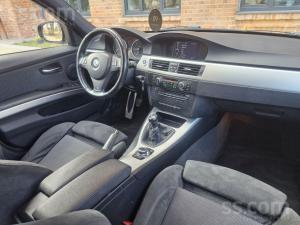 Black BMW 320 2009 in Bauska, with an engine capacity of 2.00 L and mileage of 340 thousand km for 5850 €, photo 16 on AUTOMOTO.COM.LV