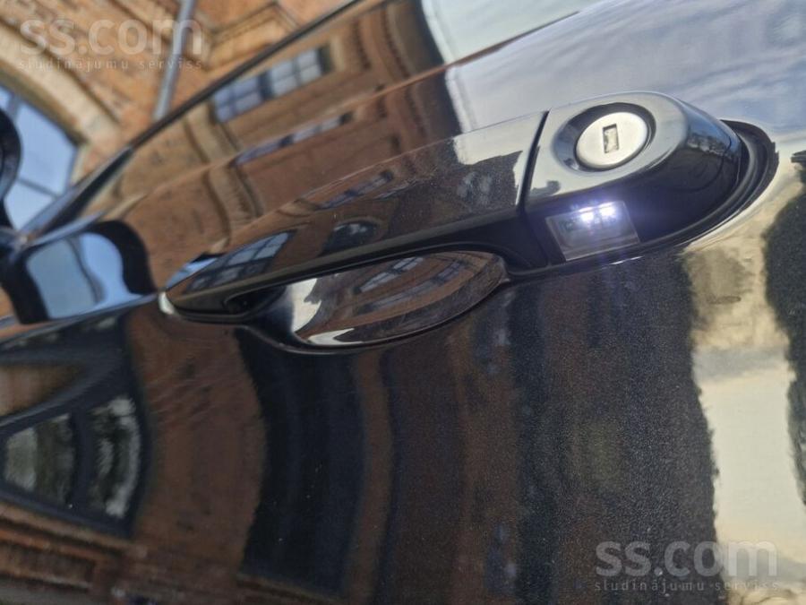 Black BMW 320 2009 in Bauska, with an engine capacity of 2.00 L and mileage of 340 thousand km for 5850 €, photo 18 on AUTOMOTO.COM.LV
