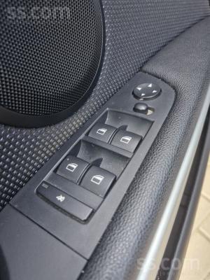 Black BMW 320 2009 in Bauska, with an engine capacity of 2.00 L and mileage of 340 thousand km for 5850 €, photo 19 on AUTOMOTO.COM.LV