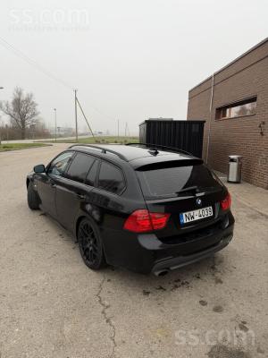 Melns BMW 320 2009 Jelgava, ar dzinēja tilpumu 2.00 L un nobraukumu 278 tūkst. km par 5950 €, foto 3 vietnē AUTOMOTO.COM.LV