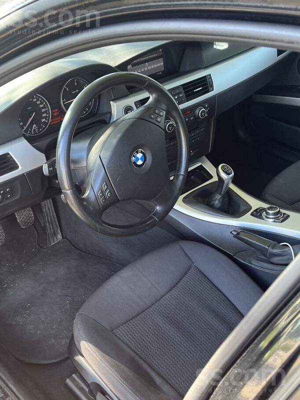 Black BMW 320 2009 in Liepaja, with an engine capacity of 2.00 L and mileage of 343 thousand km for 4000 €, photo 5 on AUTOMOTO.COM.LV