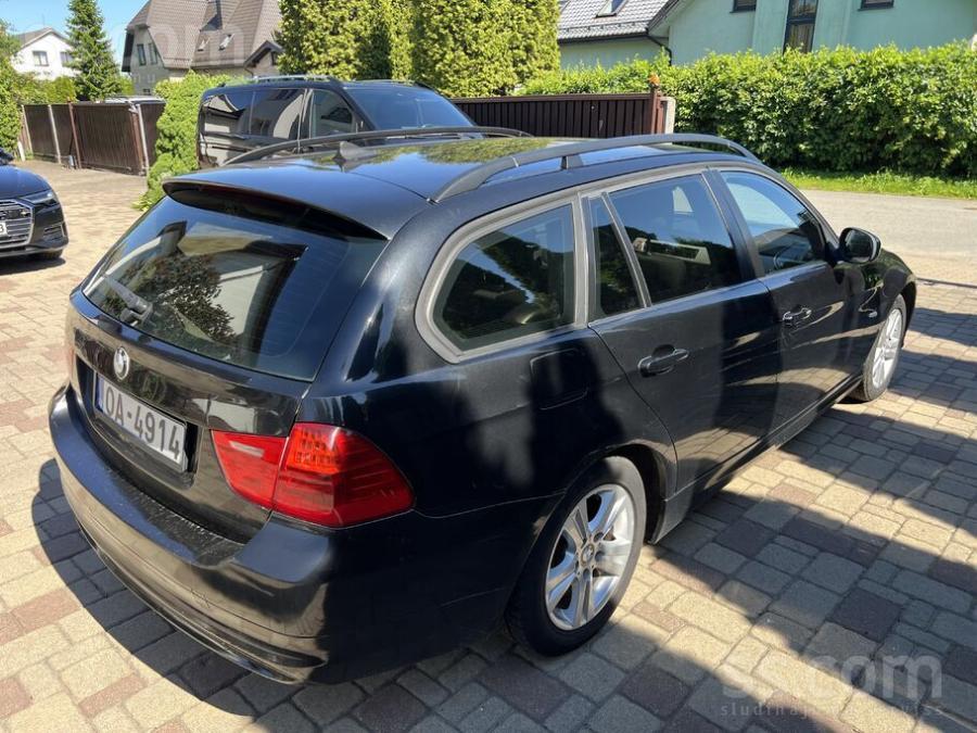 Black BMW 320 2009 in Riga, with an engine capacity of 2.00 L and mileage of 452 thousand km for 4000 €, photo 5 on AUTOMOTO.COM.LV