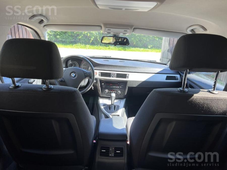 Black BMW 320 2009 in Riga, with an engine capacity of 2.00 L and mileage of 452 thousand km for 4000 €, photo 11 on AUTOMOTO.COM.LV