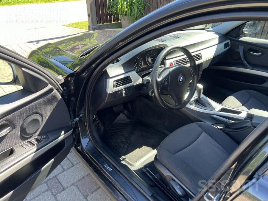 Black BMW 320 2009 in Riga, with an engine capacity of 2.00 L and mileage of 452 thousand km for 4000 €, photo 14 on AUTOMOTO.COM.LV