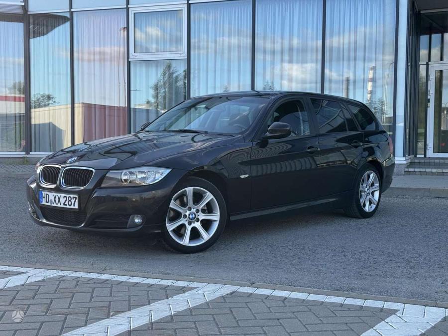 Black BMW 320 2009 in Panevezys, with an engine capacity of 2.00 L and mileage of 287 thousand km for 3700 €, photo 3 on AUTOMOTO.COM.LV