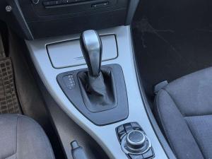 Black BMW 320 2009 in Panevezys, with an engine capacity of 2.00 L and mileage of 287 thousand km for 3700 €, photo 12 on AUTOMOTO.COM.LV