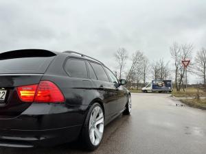 Melns BMW 320 2009 Rīga, ar dzinēja tilpumu 2.00 L un nobraukumu 339 tūkst. km par 4990 €, foto 5 vietnē AUTOMOTO.COM.LV