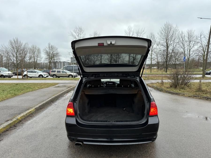 Melns BMW 320 2009 Rīga, ar dzinēja tilpumu 2.00 L un nobraukumu 339 tūkst. km par 4990 €, foto 8 vietnē AUTOMOTO.COM.LV