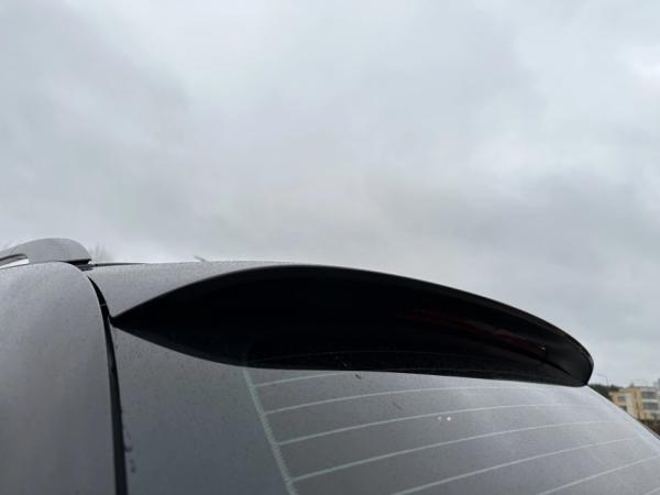 Black BMW 320 2009 in Riga, with an engine capacity of 2.00 L and mileage of 339 thousand km for 4990 €, photo 10 on AUTOMOTO.COM.LV