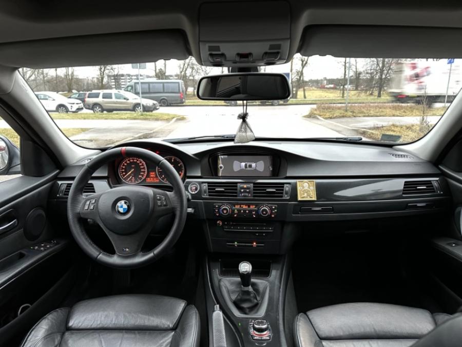 Melns BMW 320 2009 Rīga, ar dzinēja tilpumu 2.00 L un nobraukumu 339 tūkst. km par 4990 €, foto 14 vietnē AUTOMOTO.COM.LV