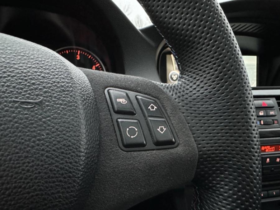 Melns BMW 320 2009 Rīga, ar dzinēja tilpumu 2.00 L un nobraukumu 339 tūkst. km par 4990 €, foto 26 vietnē AUTOMOTO.COM.LV