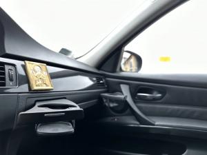 Melns BMW 320 2009 Rīga, ar dzinēja tilpumu 2.00 L un nobraukumu 339 tūkst. km par 4990 €, foto 29 vietnē AUTOMOTO.COM.LV