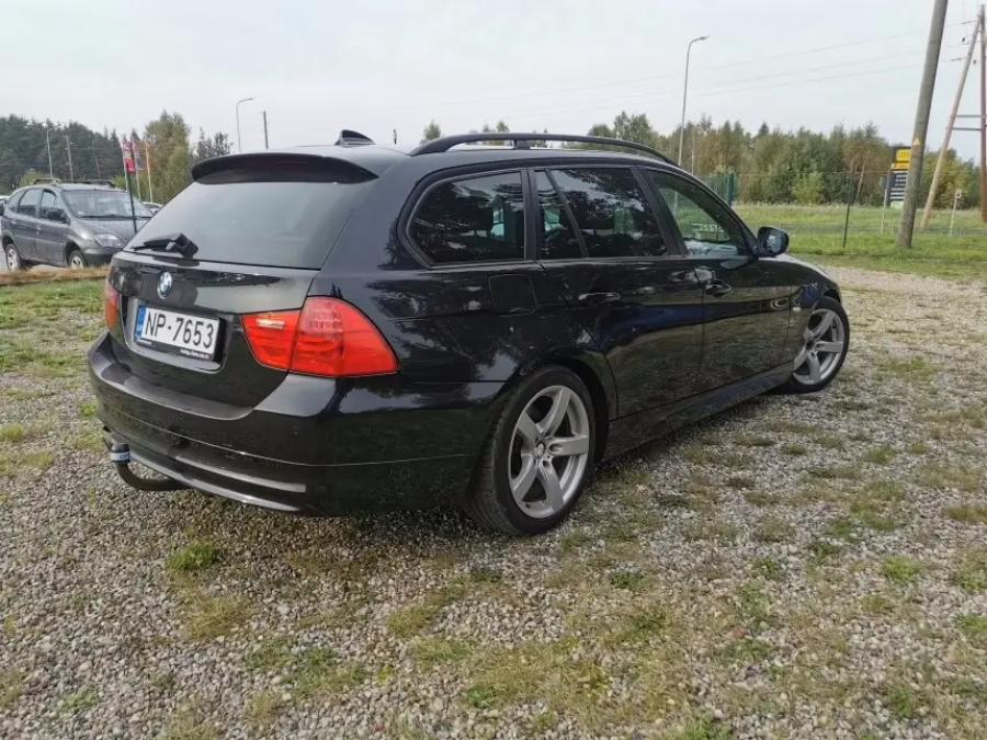 Melns BMW 320 2009 Kuldīga, ar dzinēja tilpumu 2.00 L un nobraukumu 323 tūkst. km par 4000 €, foto 3 vietnē AUTOMOTO.COM.LV