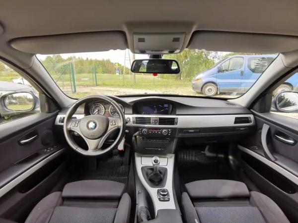 Black BMW 320 2009 in Kuldiga, with an engine capacity of 2.00 L and mileage of 323 thousand km for 4000 €, photo 5 on AUTOMOTO.COM.LV