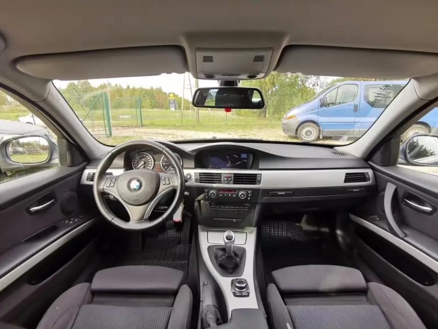Melns BMW 320 2009 Kuldīga, ar dzinēja tilpumu 2.00 L un nobraukumu 323 tūkst. km par 4000 €, foto 6 vietnē AUTOMOTO.COM.LV