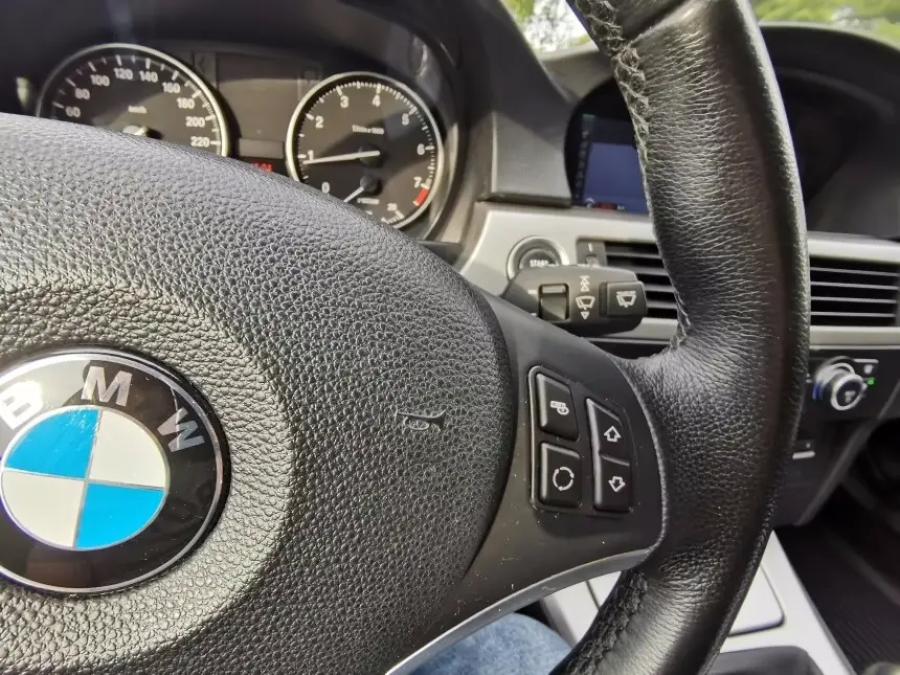 Melns BMW 320 2009 Kuldīga, ar dzinēja tilpumu 2.00 L un nobraukumu 323 tūkst. km par 4000 €, foto 9 vietnē AUTOMOTO.COM.LV