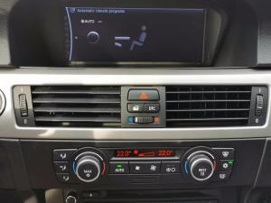Melns BMW 320 2009 Kuldīga, ar dzinēja tilpumu 2.00 L un nobraukumu 323 tūkst. km par 4000 €, foto 14 vietnē AUTOMOTO.COM.LV