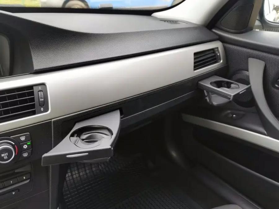 Melns BMW 320 2009 Kuldīga, ar dzinēja tilpumu 2.00 L un nobraukumu 323 tūkst. km par 4000 €, foto 15 vietnē AUTOMOTO.COM.LV