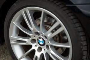 Black BMW 320 2009 in Liepaja, with an engine capacity of 2.00 L and mileage of 250 thousand km for 6850 €, photo 9 on AUTOMOTO.COM.LV