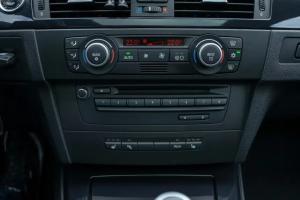 Black BMW 320 2009 in Liepaja, with an engine capacity of 2.00 L and mileage of 250 thousand km for 6850 €, photo 20 on AUTOMOTO.COM.LV