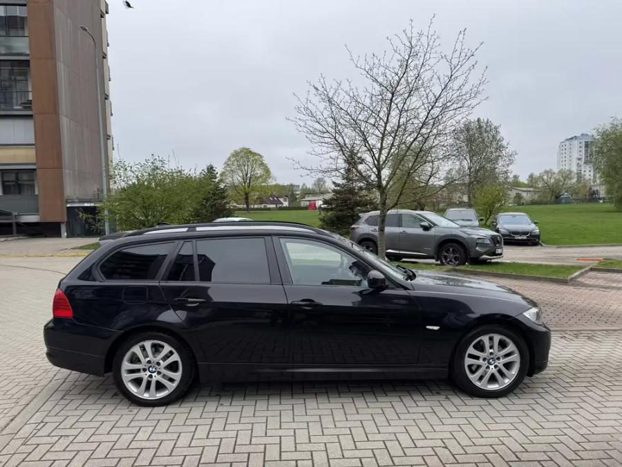 Black BMW 320 2009 in Riga, with an engine capacity of 2.00 L and mileage of 428 thousand km for 3690 €, photo 3 on AUTOMOTO.COM.LV
