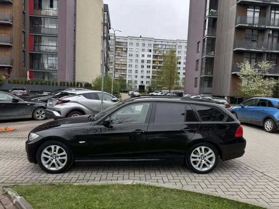 Black BMW 320 2009 in Riga, with an engine capacity of 2.00 L and mileage of 428 thousand km for 3690 €, photo 4 on AUTOMOTO.COM.LV