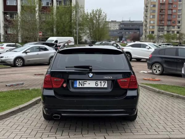 Black BMW 320 2009 in Riga, with an engine capacity of 2.00 L and mileage of 428 thousand km for 3690 €, photo 4 on AUTOMOTO.COM.LV