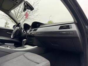 Black BMW 320 2009 in Riga, with an engine capacity of 2.00 L and mileage of 428 thousand km for 3690 €, photo 11 on AUTOMOTO.COM.LV