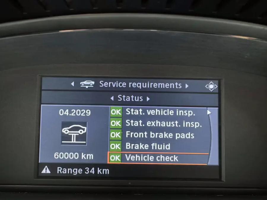 Black BMW 320 2009 in Riga, with an engine capacity of 2.00 L and mileage of 428 thousand km for 3690 €, photo 13 on AUTOMOTO.COM.LV