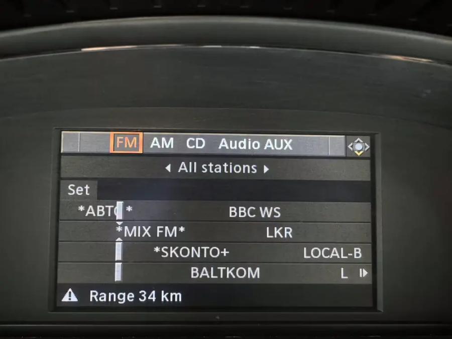 Black BMW 320 2009 in Riga, with an engine capacity of 2.00 L and mileage of 428 thousand km for 3690 €, photo 15 on AUTOMOTO.COM.LV