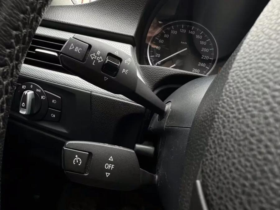 Black BMW 320 2009 in Riga, with an engine capacity of 2.00 L and mileage of 428 thousand km for 3690 €, photo 22 on AUTOMOTO.COM.LV