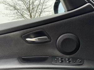 Black BMW 320 2009 in Riga, with an engine capacity of 2.00 L and mileage of 428 thousand km for 3690 €, photo 23 on AUTOMOTO.COM.LV