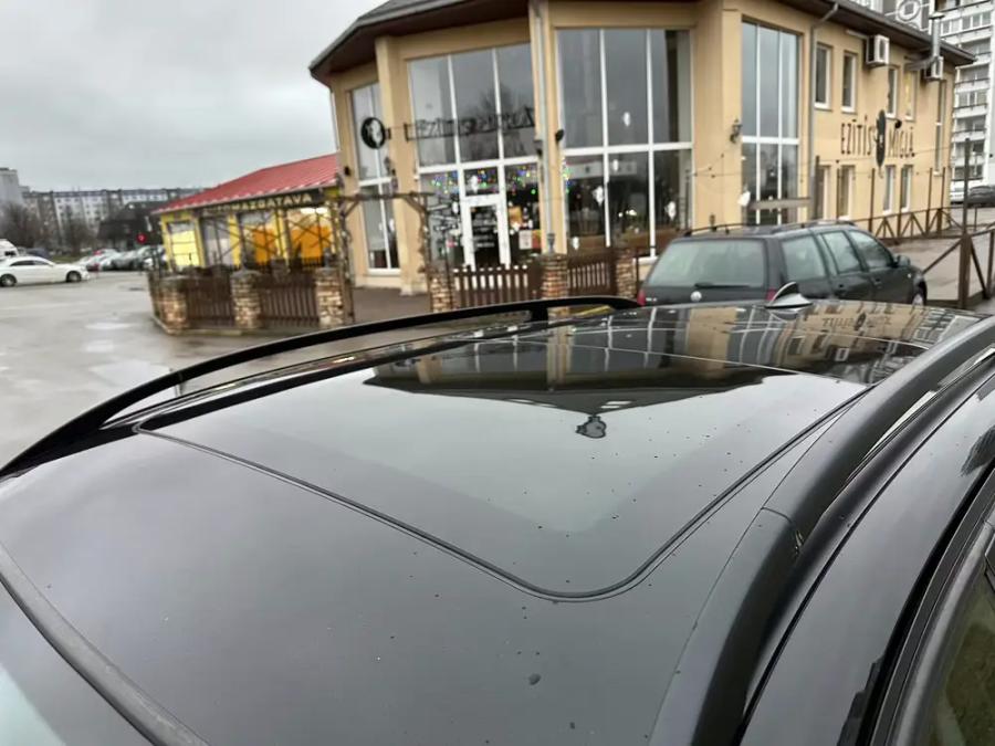 Black BMW 320 2009 in Riga, with an engine capacity of 2.00 L and mileage of 339 thousand km for 3490 €, photo 10 on AUTOMOTO.COM.LV