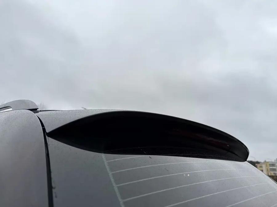 Black BMW 320 2009 in Riga, with an engine capacity of 2.00 L and mileage of 339 thousand km for 3490 €, photo 11 on AUTOMOTO.COM.LV