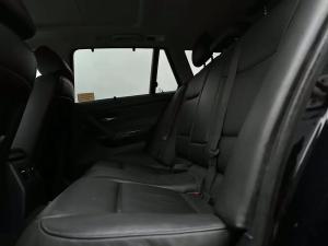 Black BMW 320 2009 in Riga, with an engine capacity of 2.00 L and mileage of 339 thousand km for 3490 €, photo 15 on AUTOMOTO.COM.LV