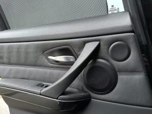 Black BMW 320 2009 in Riga, with an engine capacity of 2.00 L and mileage of 339 thousand km for 3490 €, photo 24 on AUTOMOTO.COM.LV