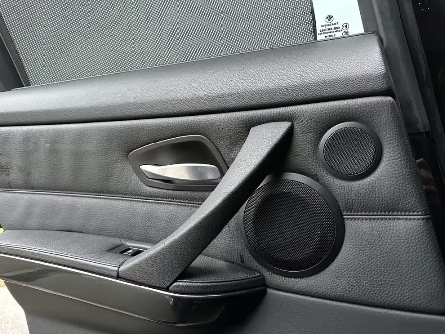 Black BMW 320 2009 in Riga, with an engine capacity of 2.00 L and mileage of 339 thousand km for 3490 €, photo 24 on AUTOMOTO.COM.LV