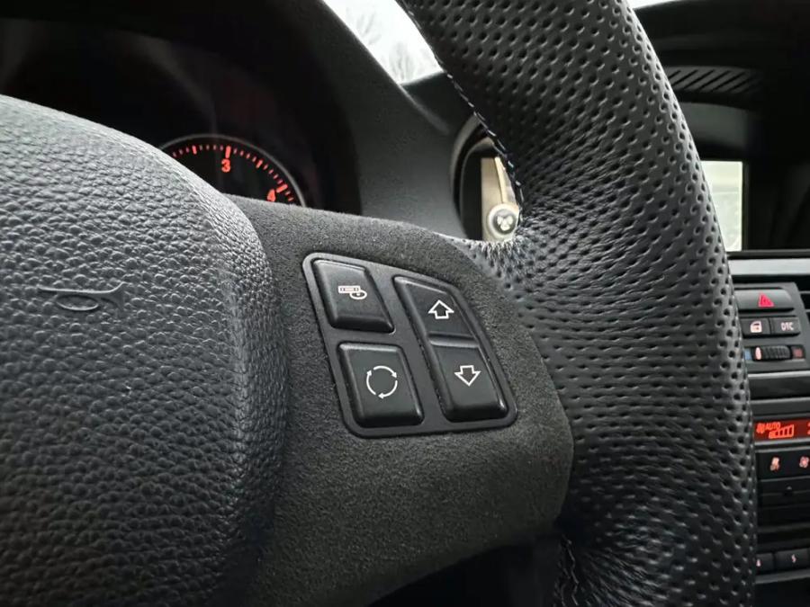 Black BMW 320 2009 in Riga, with an engine capacity of 2.00 L and mileage of 339 thousand km for 3490 €, photo 26 on AUTOMOTO.COM.LV