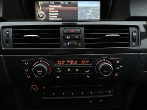 Black BMW 320 2009 in Riga, with an engine capacity of 2.00 L and mileage of 339 thousand km for 3490 €, photo 30 on AUTOMOTO.COM.LV