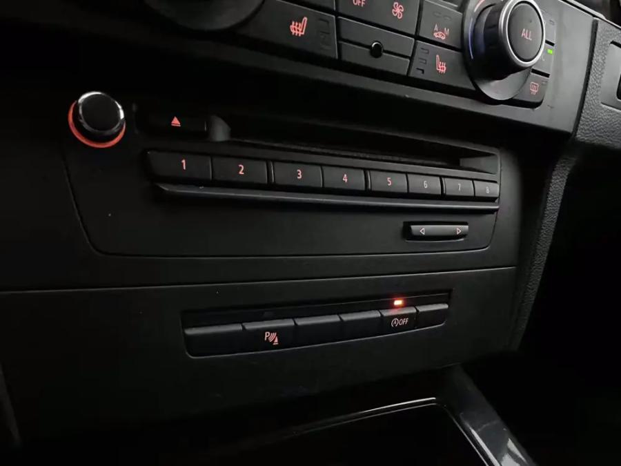 Black BMW 320 2009 in Riga, with an engine capacity of 2.00 L and mileage of 339 thousand km for 3490 €, photo 31 on AUTOMOTO.COM.LV