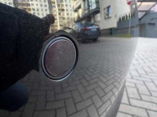 Black BMW 320 2009 in Riga, with an engine capacity of 2.00 L and mileage of 347 thousand km for 5990 €, photo 8 on AUTOMOTO.COM.LV