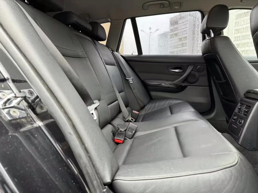 Melns BMW 320 2009 Rīga, ar dzinēja tilpumu 2.00 L un nobraukumu 347 tūkst. km par 5990 €, foto 11 vietnē AUTOMOTO.COM.LV
