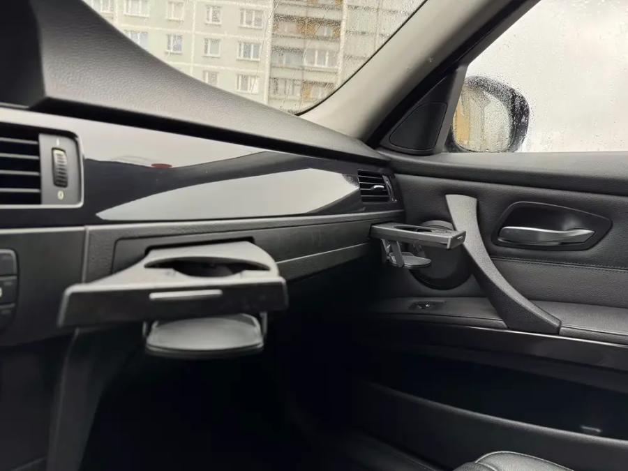 Melns BMW 320 2009 Rīga, ar dzinēja tilpumu 2.00 L un nobraukumu 347 tūkst. km par 5990 €, foto 25 vietnē AUTOMOTO.COM.LV